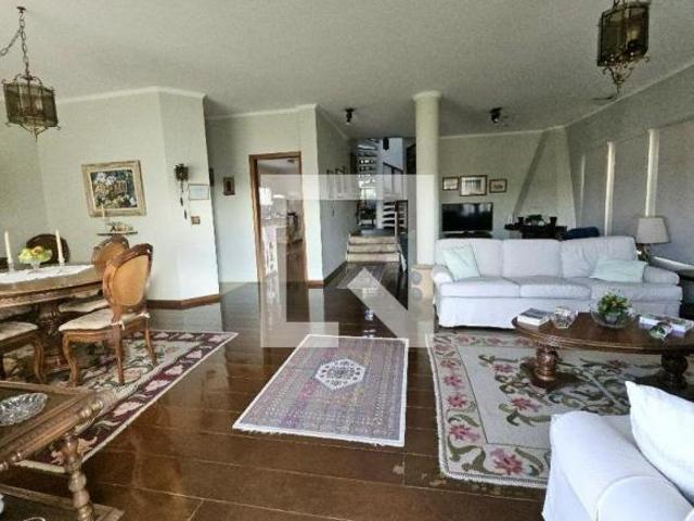 Casa à Venda Alphaville, 3 Quartos, 300 m2