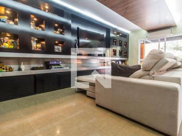 Casa à Venda Alphaville, 3 Quartos, 310 m² Santana de Parnaíba