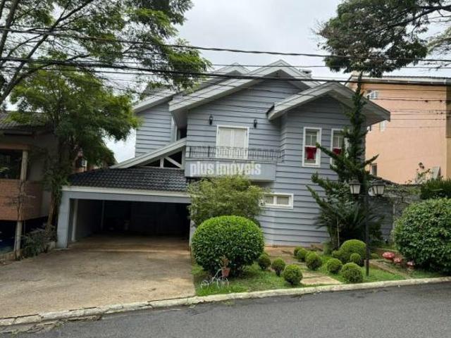 Casa à Venda Alphaville com 447m² total | 373m² útil