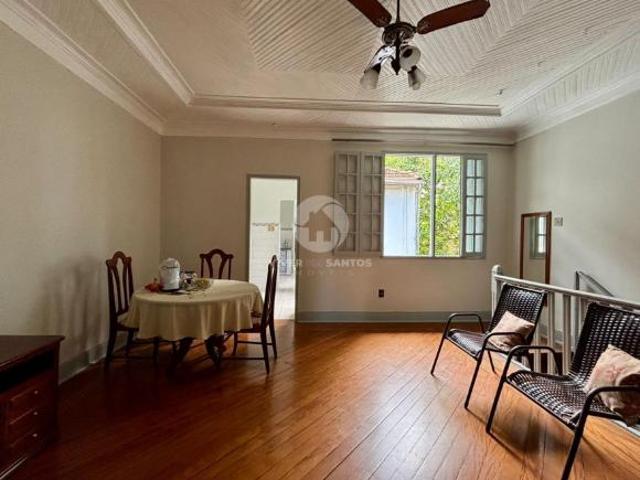 Casa à Venda – Apenas 5 Quadras da Praia