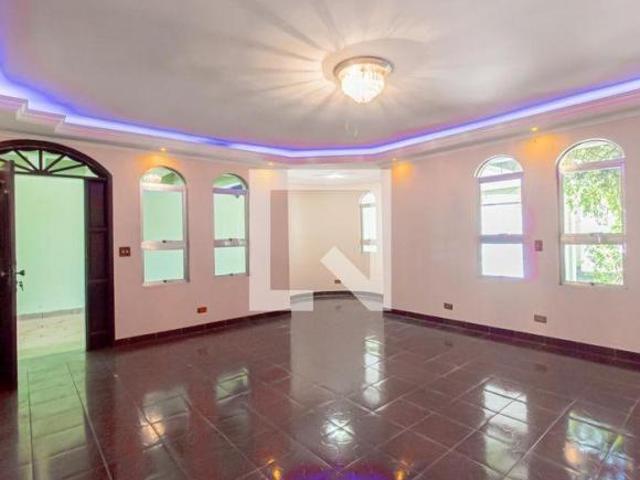 Casa à Venda Artur Alvim, 4 Quartos, 300 m² São Paulo