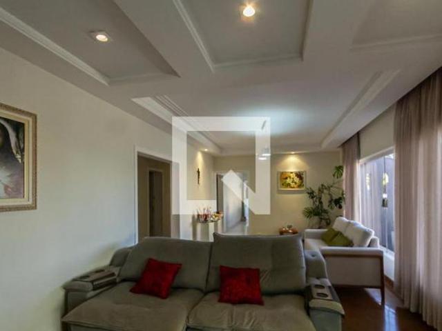 Casa à Venda Assunção, 4 Quartos, 390 m2
