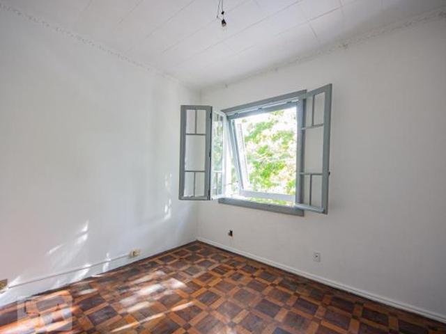 Casa à Venda Auxiliadora, 4 Quartos, 150 m² Porto Alegre