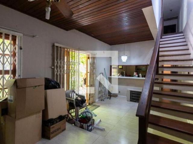Casa à Venda Azenha, 3 Quartos, 115 m² Porto Alegre