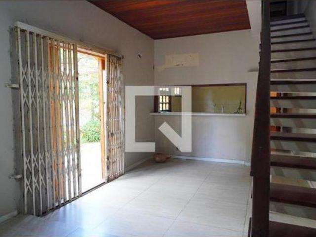 Casa à Venda Azenha, 3 Quartos, 119 m² Porto Alegre