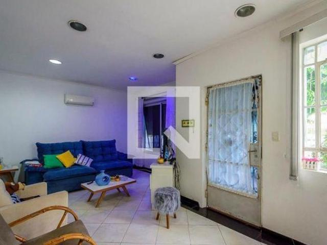 Casa à Venda Azenha, 3 Quartos, 330 m² Porto Alegre