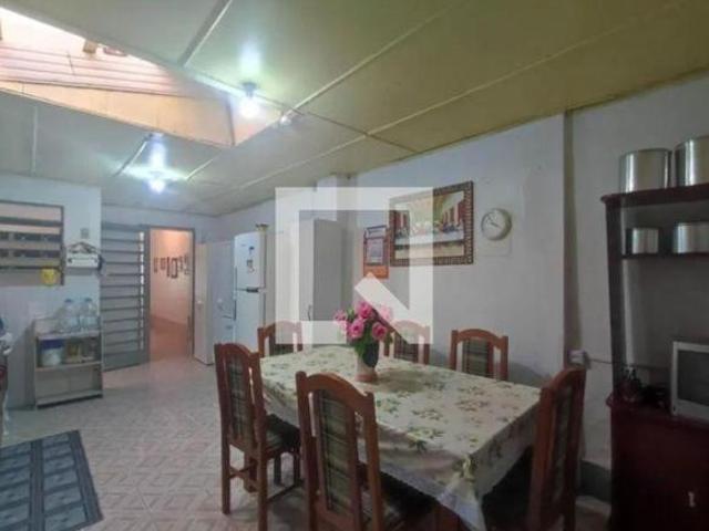 Casa à Venda Azenha, 4 Quartos, 127 m² Porto Alegre