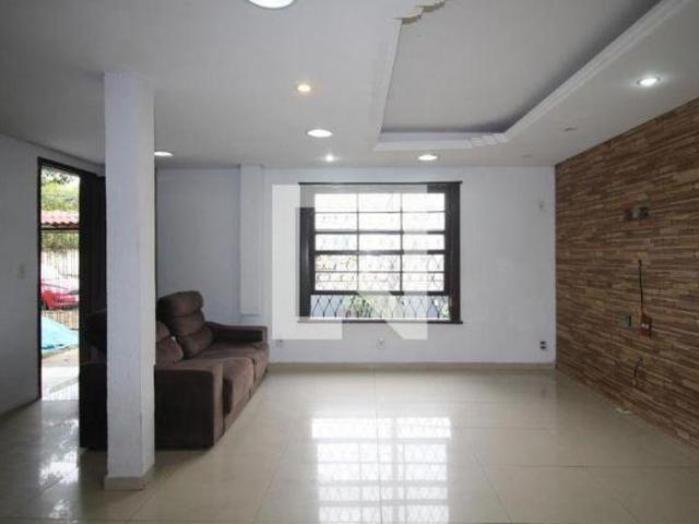 Casa à Venda Bom Jesus, 3 Quartos, 120 m² Porto Alegre