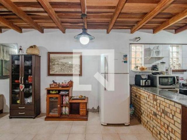 Casa à Venda Bom Jesus, 3 Quartos, 500 m² Porto Alegre
