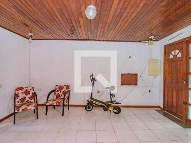 Casa à Venda Bom Jesus, 3 Quartos, 241 m² Porto Alegre