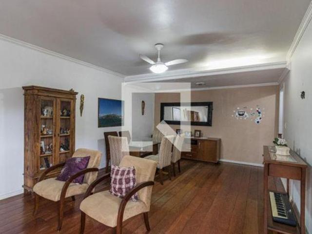 Casa à Venda Bom Jesus, 4 Quartos, 202 m² Porto Alegre