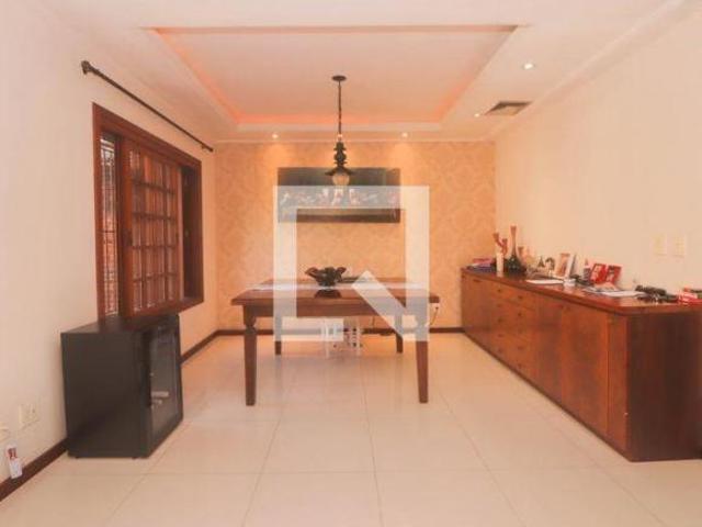 Casa à Venda Bom Jesus, 5 Quartos, 390 m² Porto Alegre