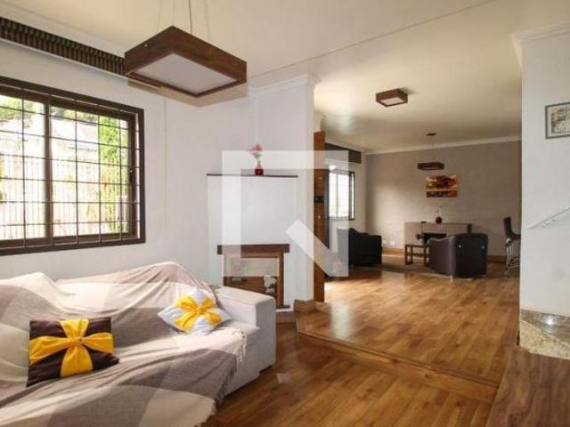 Casa à Venda Boqueirão, 4 Quartos, 400 m² Curitiba