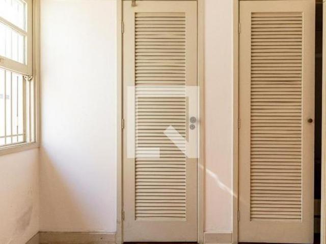 Casa à Venda Bosque da Saúde, 2 Quartos, 197 m2