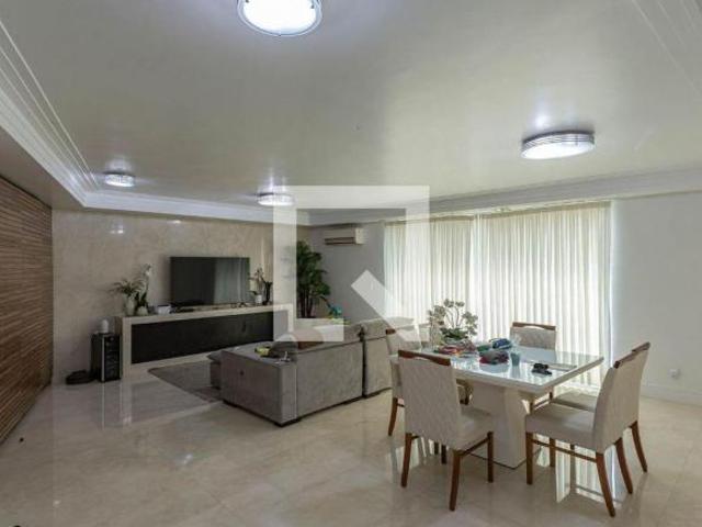 Casa à Venda Bosque da Saúde, 3 Quartos, 400 m2