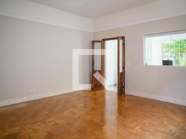 Casa à Venda Bosque da Saúde, 3 Quartos, 600 m2