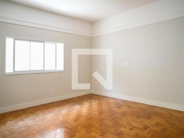 Casa à Venda Bosque da Saúde, 3 Quartos, 600 m² São Paulo