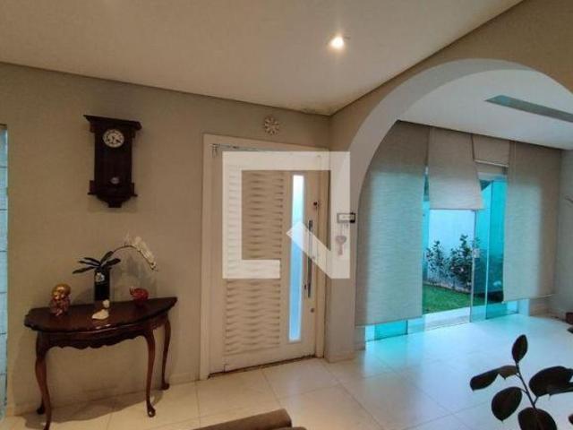 Casa à Venda Bosque da Saúde, 3 Quartos, 225 m2
