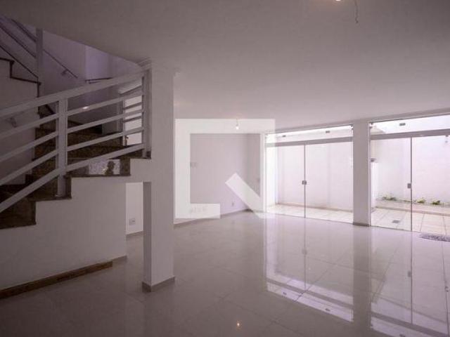 Casa à Venda Bosque da Saúde, 3 Quartos, 240 m2