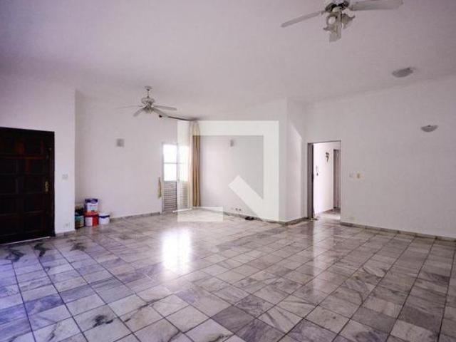 Casa à Venda Bosque da Saúde, 3 Quartos, 250 m2