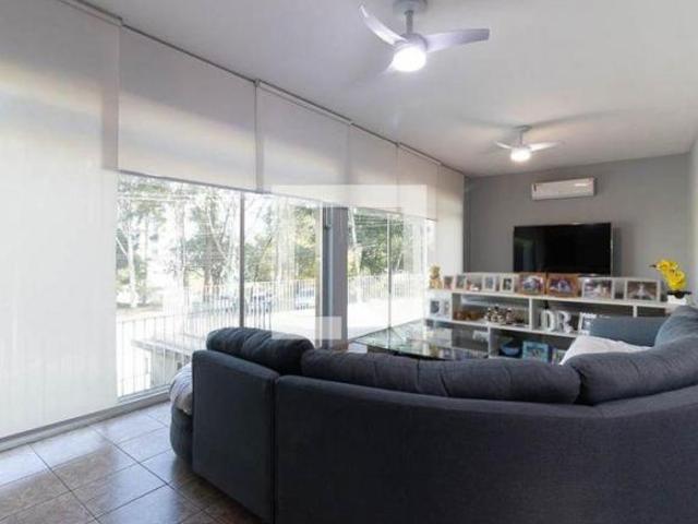 Casa à Venda Bosque da Saúde, 3 Quartos, 250 m² São Paulo
