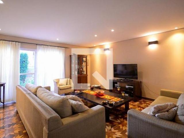 Casa à Venda Bosque da Saúde, 3 Quartos, 260 m2
