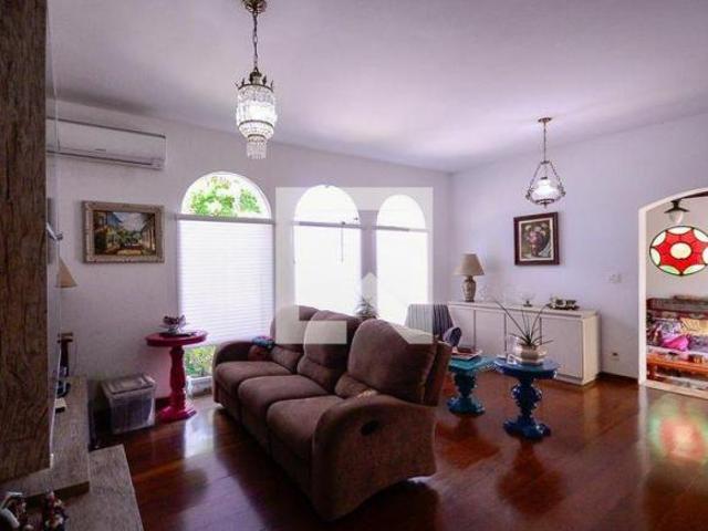 Casa à Venda Bosque da Saúde, 3 Quartos, 300 m2
