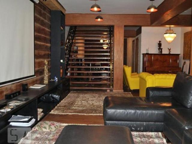 Casa à Venda Bosque da Saúde, 3 Quartos, 300 m2