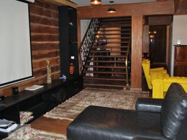 Casa à Venda Bosque da Saúde, 3 Quartos, 300 m² São Paulo