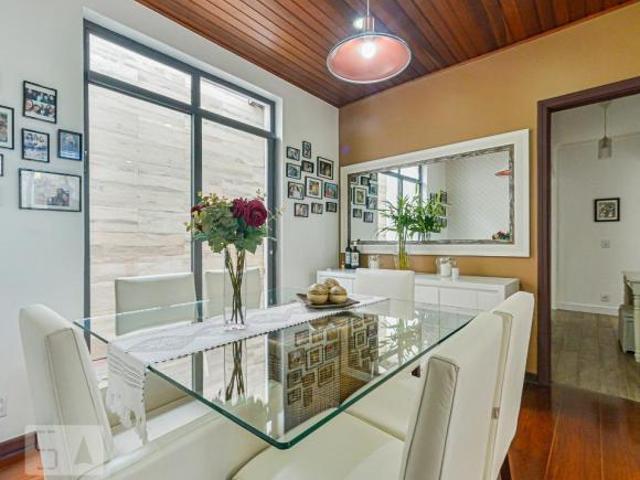 Casa à Venda Bosque da Saúde, 3 Quartos, 302 m2