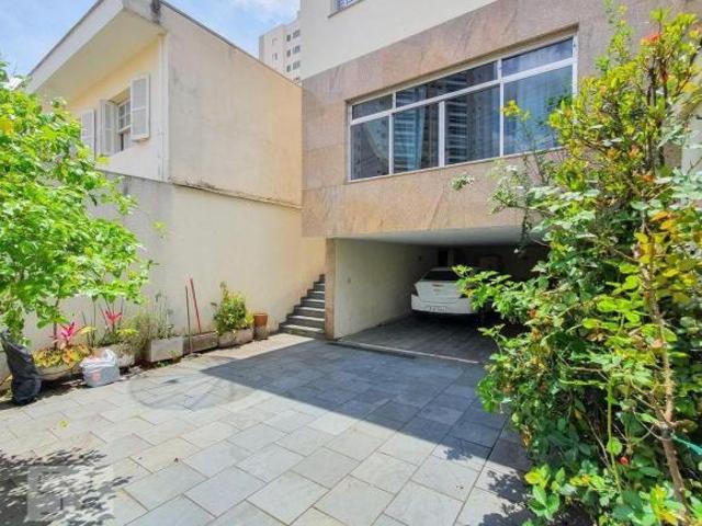 Casa à Venda Bosque da Saúde, 4 Quartos, 220 m2