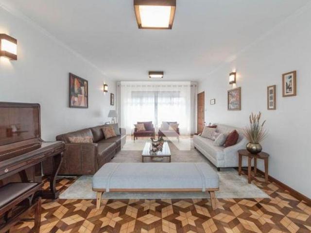 Casa à Venda Bosque da Saúde, 4 Quartos, 225 m2