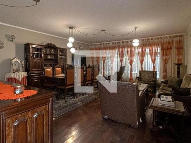 Casa à Venda Bosque da Saúde, 4 Quartos, 240 m2