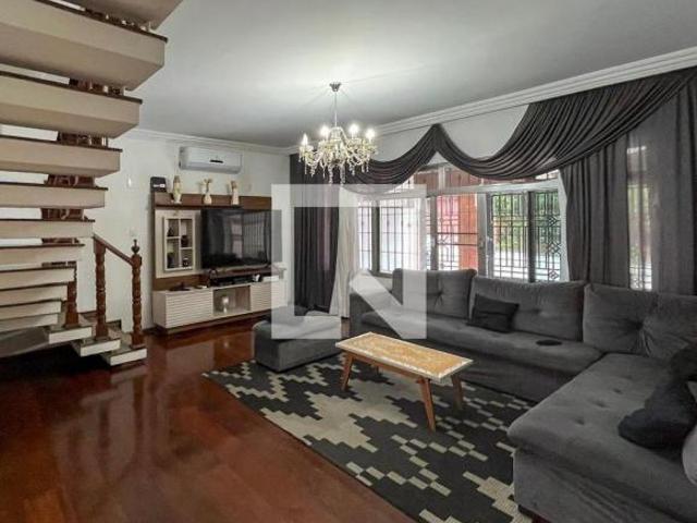Casa à Venda Bosque da Saúde, 4 Quartos, 250 m2