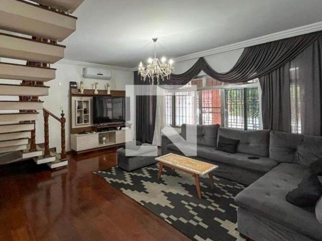 Casa à Venda Bosque da Saúde, 4 Quartos, 250 m² São Paulo