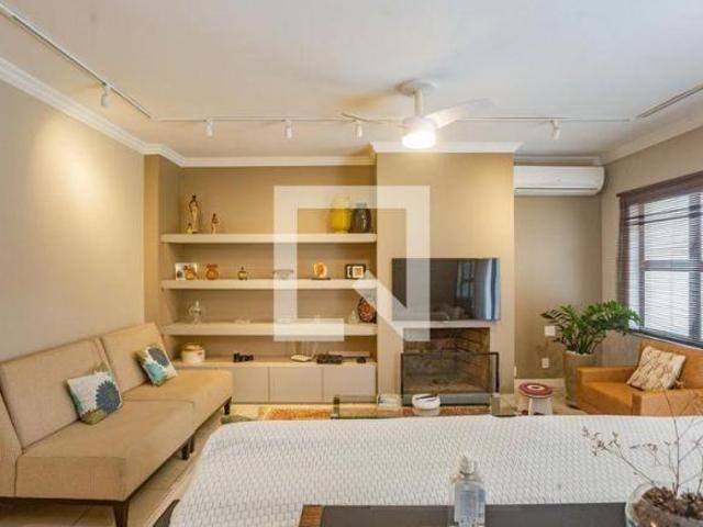 Casa à Venda Bosque da Saúde, 4 Quartos, 286 m² São Paulo