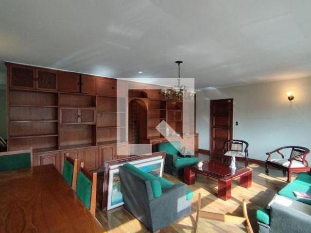 Casa à Venda Bosque da Saúde, 4 Quartos, 300 m2