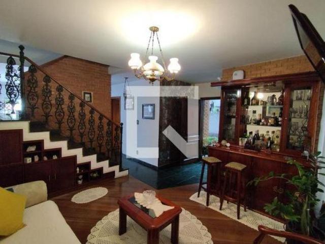 Casa à Venda Bosque da Saúde, 4 Quartos, 300 m2