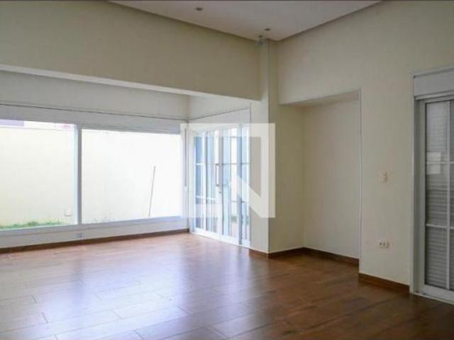 Casa à Venda Bosque da Saúde, 4 Quartos, 300 m² São Paulo