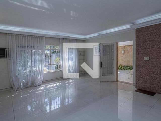 Casa à Venda Bosque da Saúde, 4 Quartos, 330 m2