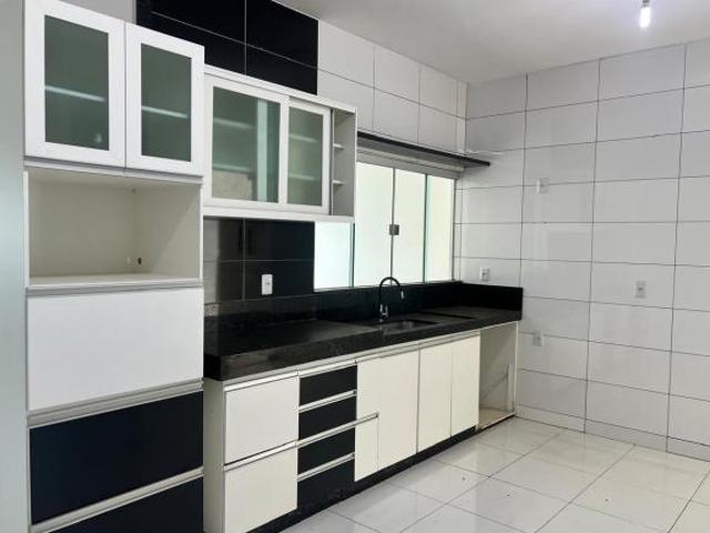 Casa à venda – Bairro Moinho dos Ventos Casa de Rua com 3 Quarto s por R$ 450000.00 no setor Moinho