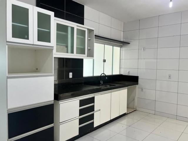 Casa à venda – Bairro Moinho dos Ventos Casa de Rua com 3 Quarto s por R$ 420000.00 no setor Moinho
