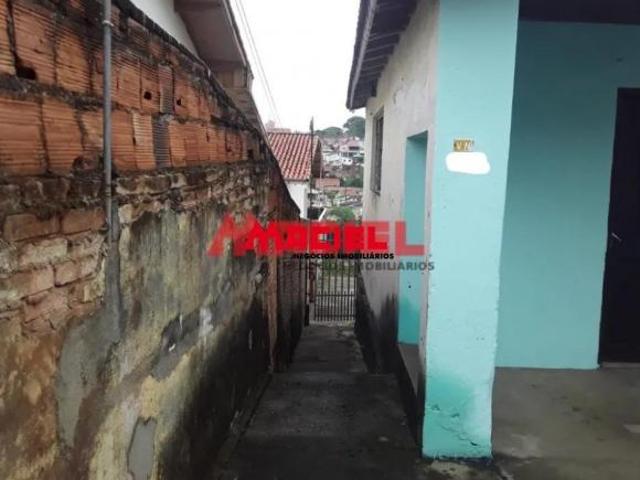CASA A VENDA BAIRRO MONTE CASTELO, EM SÃO JOSÉ DOS CAMPOS