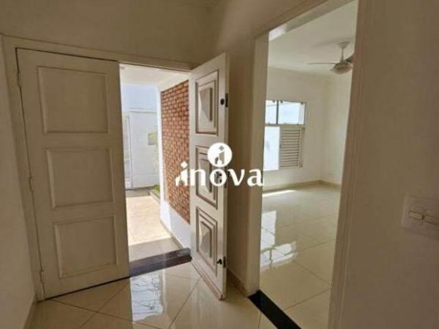 Casa a venda bairro Abadia com 02 quartos
