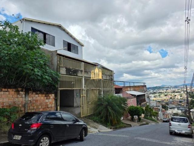 CASA A VENDA BAIRRO ALVOREDO DOIS EM CONTAGEM/MG R$1.400.000,00
