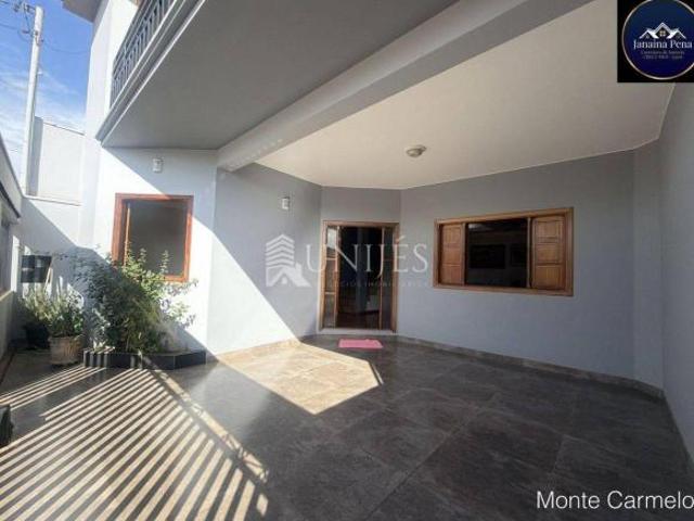 CASA A VENDA BAIRRO CENTRO