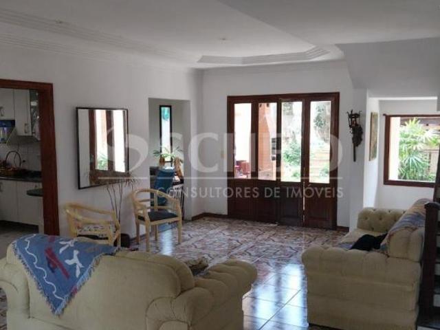 CASA A VENDA BAIRRO DE INTERLAGOS 500 M² TERRENO 375M² ÁREA ÚTIL 4 SUÍTES 4 VAGAS 5 WC