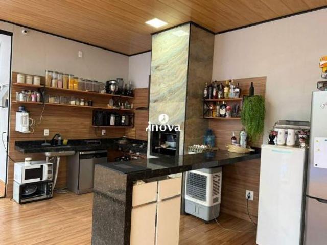 Casa à venda, bairro Laranjeiras
