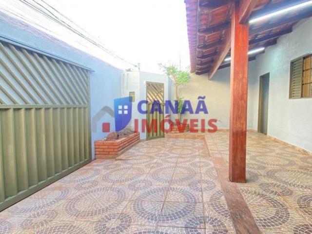 Casa à venda bairro Planalto em Uberlandia 4 quartos 2 suites