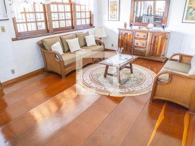Casa à Venda Bandeirantes, 4 Quartos, 400 m² Belo Horizonte